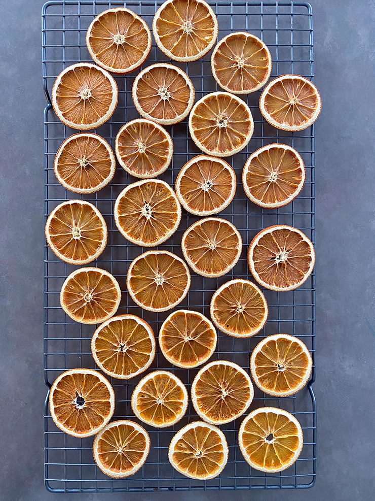 How to Dry Oranges for a Festive Garland - Willow Bloom Home