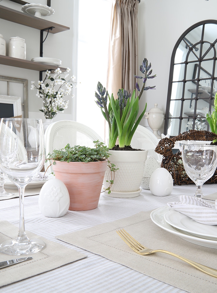 The Prettiest Spring Tablescape for your Easter Gathering - Willow ...
